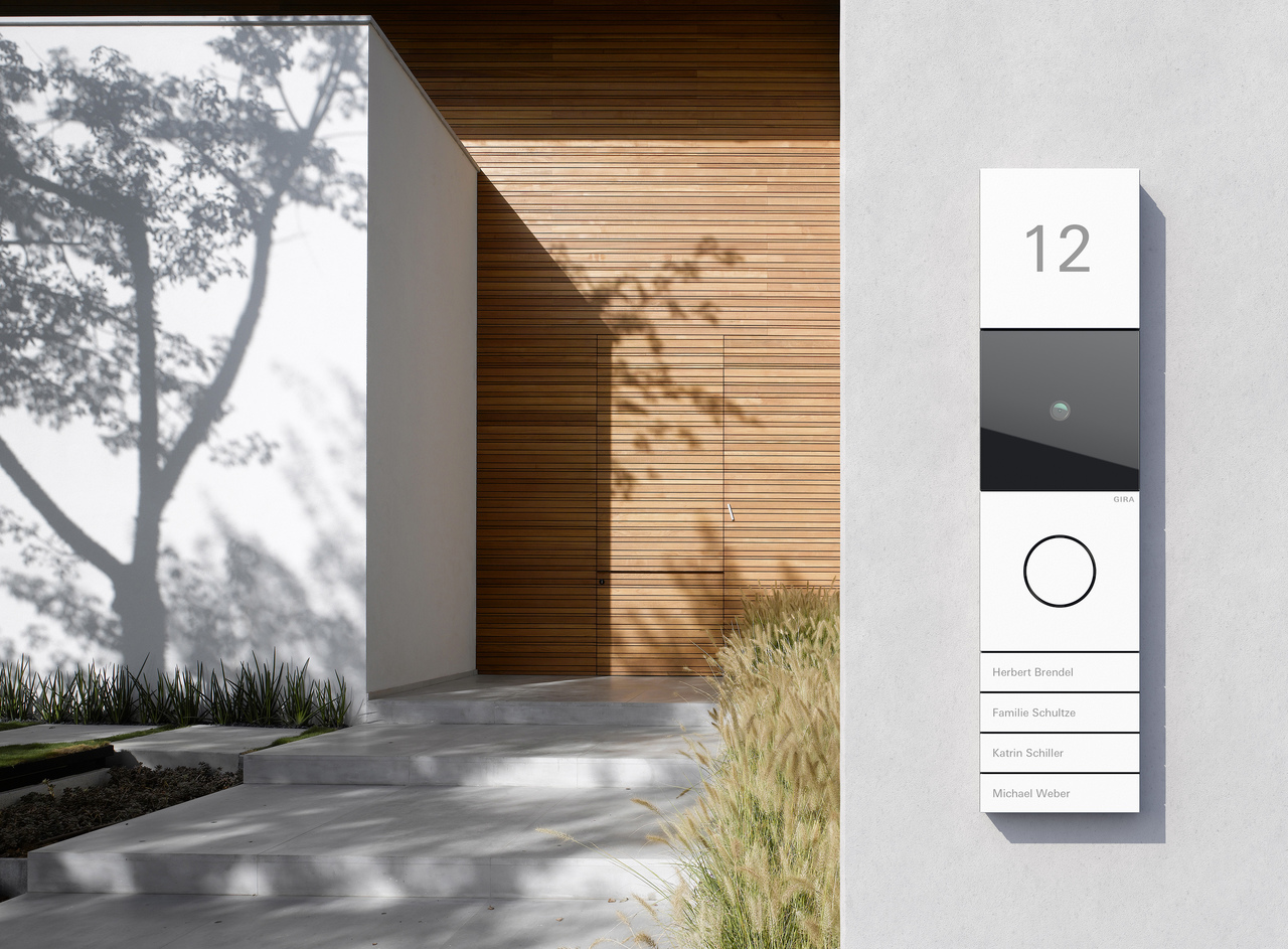 Home automation equipment for a smart home | VILLAS Decoration